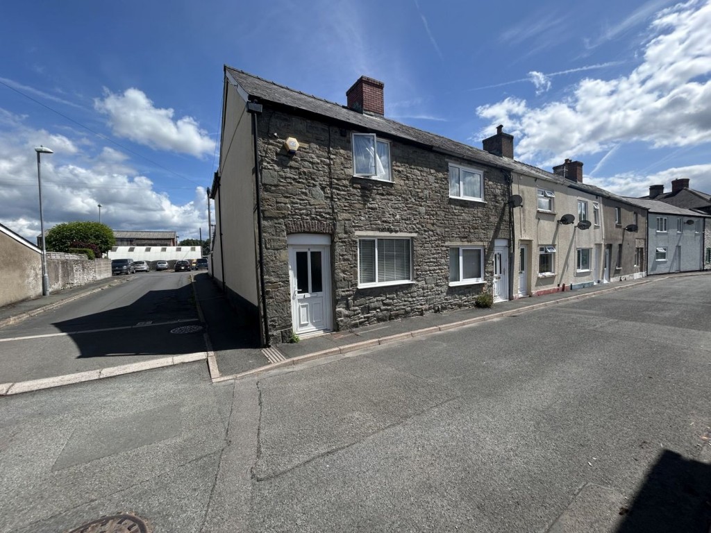 St Davids Street, Brecon, Powys, 2 bedroom, End of Terrace House